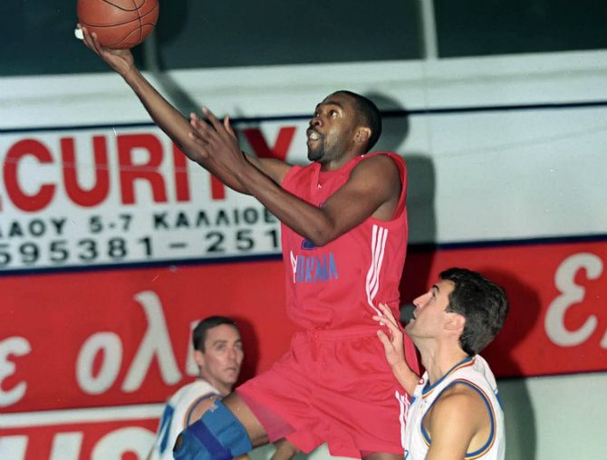 Ο ΛΟΡΔΟΣ ΒΥΡΩΝ ΤΟΥ ΕΛΛΗΝΙΚΟΥ ΜΠΑΣΚΕΤ | Basketbook