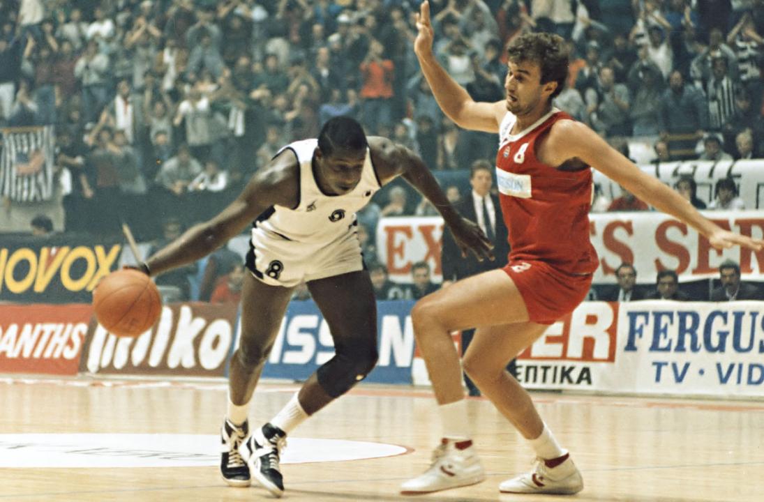 ΤΖΟΟΥΝΣ ΜΑΙΚ | Basketbook
