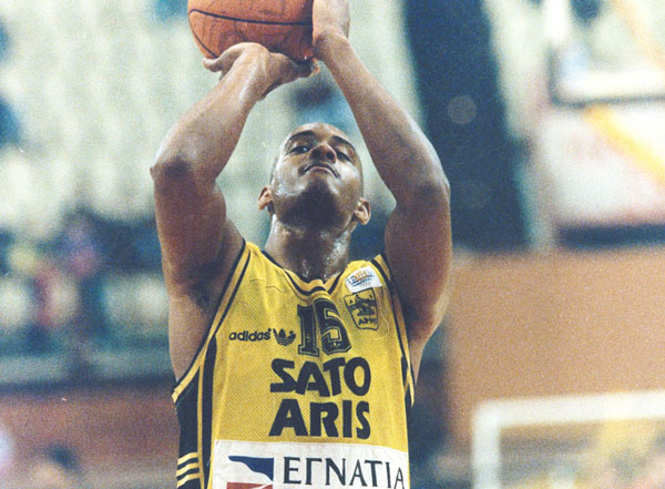 ΧΙΓΚΙΝΣ ΣΟΝ (HIGGINS SEAN) | Basketbook